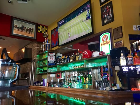 TAILGATER’S SPORTS PUB & GRILL - Updated October 2024 - 33 Photos & 79 Reviews - 1777 Popps ...