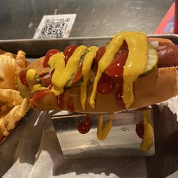 BOONEDOGS - Updated July 2025 - 233 Photos & 122 Reviews - 5902 Old ...