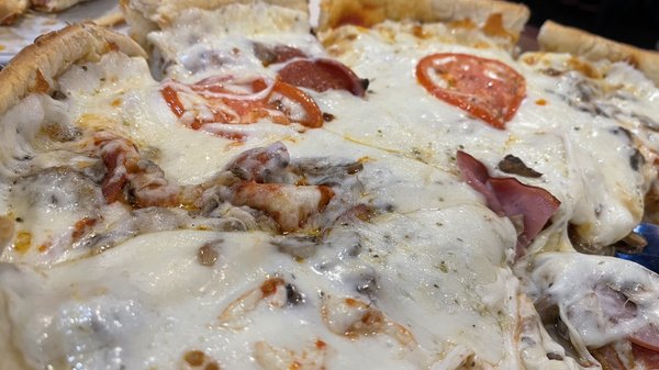 WIG & PEN PIZZA PUB - Updated January 2026 - 133 Photos & 168 Real ...