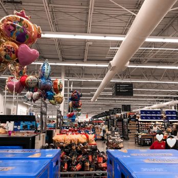 WALMART - Updated December 2025 - 520 Photos & 529 Reviews - 13331 ...
