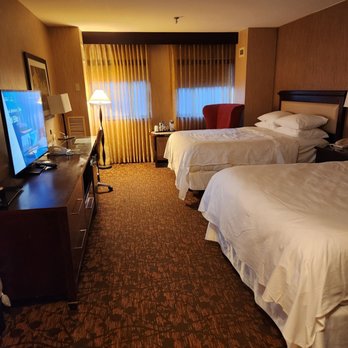 SHERATON SPRINGFIELD MONARCH PLACE HOTEL - Updated 05/2025 - 102 Photos ...