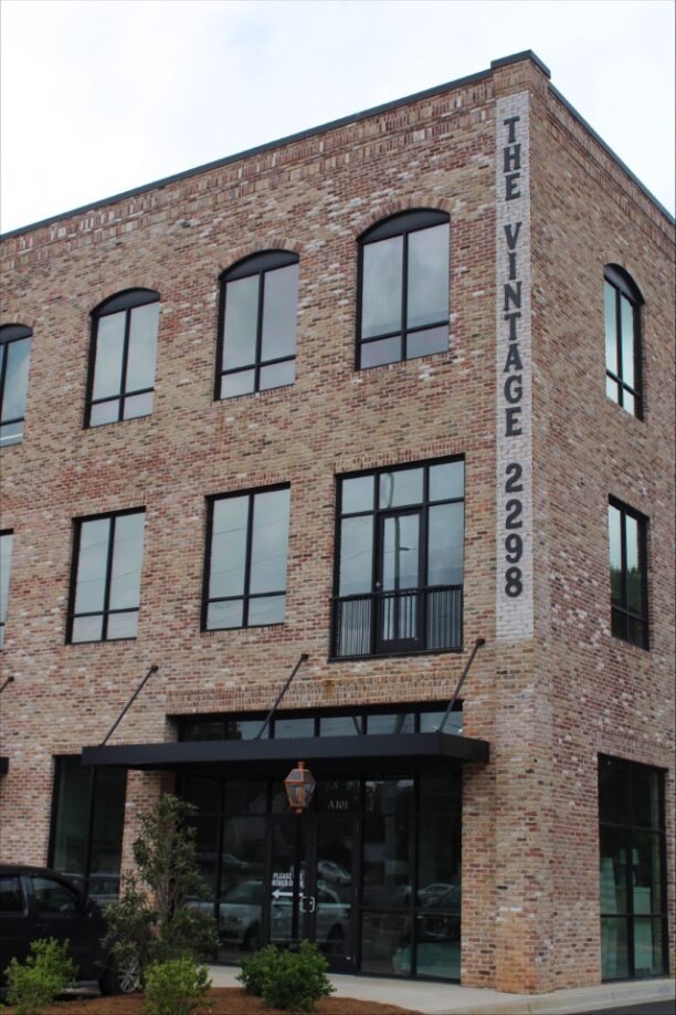 THE OAKS FAMILY HEALTHCARE - Updated January 2025 - 2298 E University ...