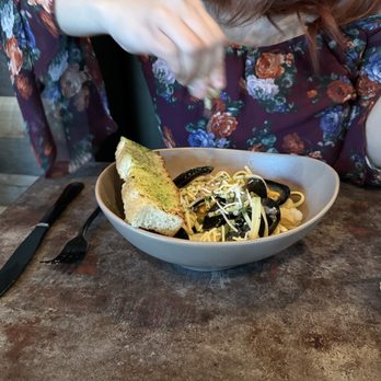 FROG & SLIM - Updated July 2024 - 854 Photos & 439 Reviews - 1420 16th ...