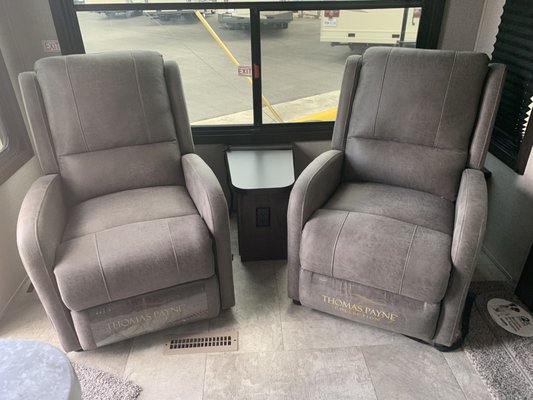 CRESTVIEW RV SUPERSTORE - Updated August 2025 - 20 Photos & 88 Reviews ...