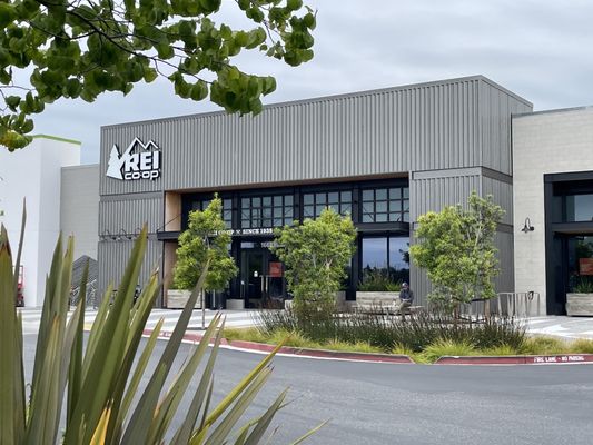 REI - Updated December 2025 - 26 Photos & 42 Reviews - 1662 Commercial ...
