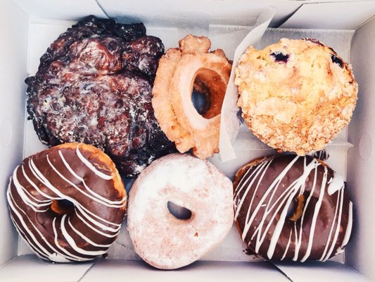 PETERSON’S DONUT CORNER - 1429 Photos & 1700 Reviews - Donuts - 903 S ...