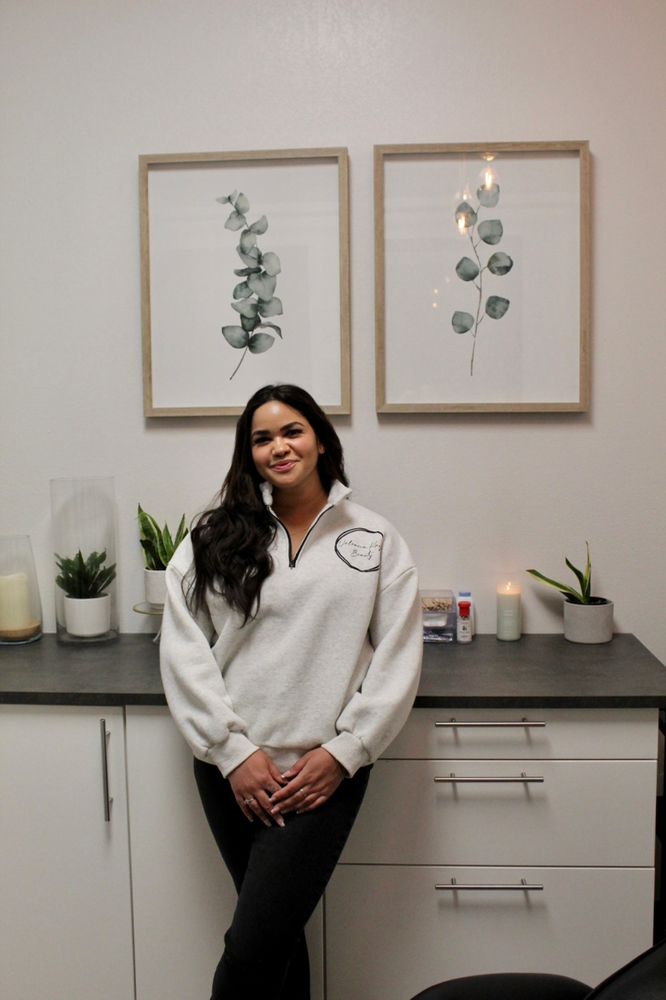 VALENCIA KAYE BEAUTY - Updated January 2025 - Phoenix, Arizona - Waxing ...