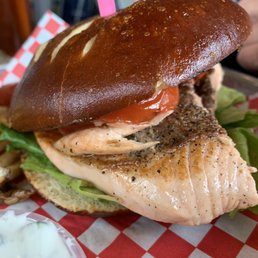 TOWN HALL BURGER & BEER - DURHAM - Updated September 2025 - 529 Photos ...