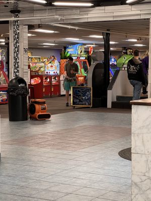 FUN WORLD - Updated December 2025 - 95 Photos & 86 Reviews - 200 Daniel ...