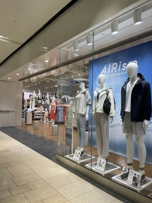 UNIQLO - Updated December 2025 - 67 Photos & 10 Reviews - 13350 Dallas ...