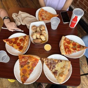 SHANE & PENNEY’S SLICE OF CHICAGO - Updated October 2025 - 29 Photos ...