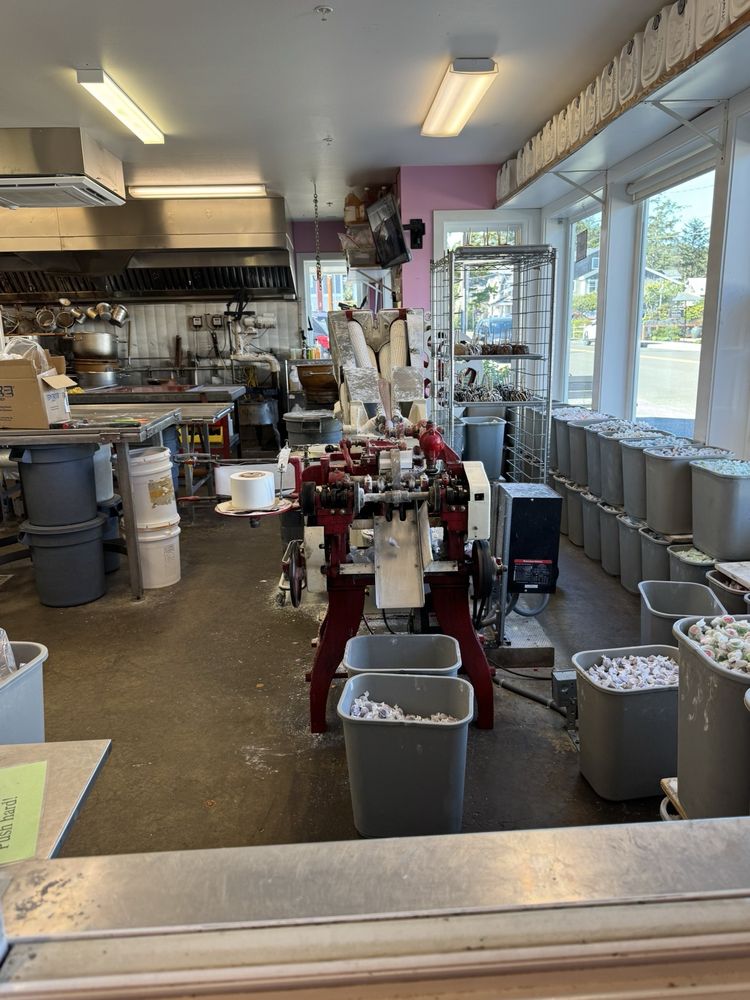 BRUCE’S CANDY KITCHEN - Updated January 2026 - 185 Photos & 181 Reviews ...