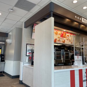 KFC - 14 Photos - Fast Food - 2750 S. Maryland Parkway, Las Vegas, NV ...