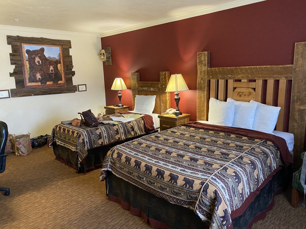 THREE BEAR LODGE - Updated October 2025 - 48 Photos & 100 Reviews - 217 ...