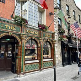 THE QUAYS IRISH RESTAURANT - Updated July 2025 - 371 Photos & 245 ...
