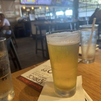 TRULAND BURGERS & GREENS - Updated November 2024 - 471 Photos & 573 ...