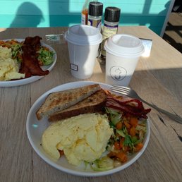 BREKKIE SHACK - Updated July 2025 - 420 Photos & 363 Reviews - 1060 ...