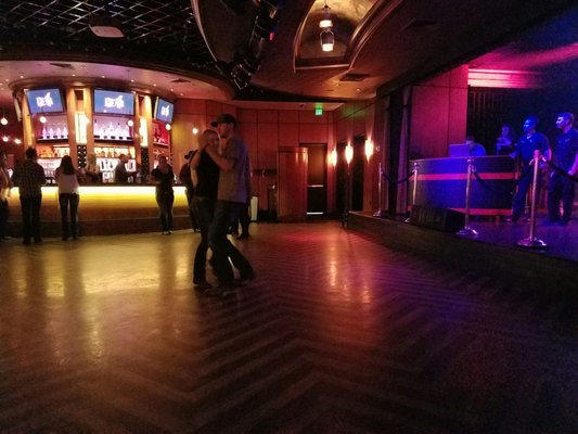 NOVI - Updated January 2025 - 32 Photos & 49 Reviews - 345 N Virginia ...