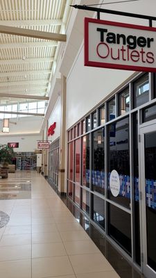 TANGER OUTLETS- FOXWOODS - Updated August 2025 - 133 Photos & 119 ...