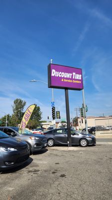 DISCOUNT TIRE & SERVICE CENTERS - Updated January 2026 - 84 Photos ...