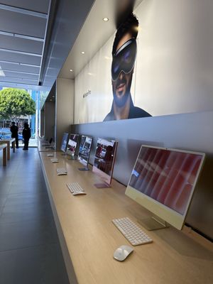 APPLE CHESTNUT STREET - Updated December 2025 - 137 Photos & 476 ...