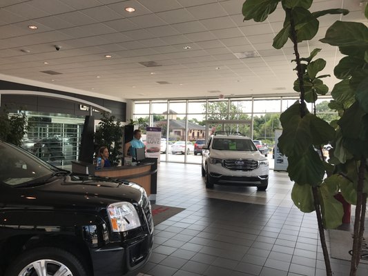 THOMPSON BUICK GMC - Updated October 2025 - 28 Photos & 109 Reviews ...