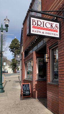 BRICK’S - Updated December 2025 - 407 Photos & 715 Reviews - 482 Main ...