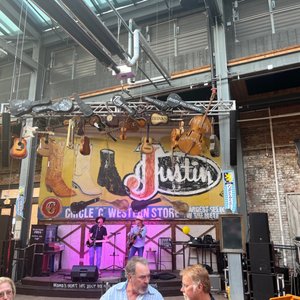 SECOND RODEO BREWING - 190 Photos & 76 Reviews - 122 E Exchange Ave ...