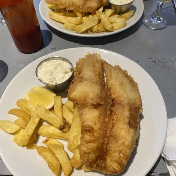 TAILEND RESTAURANT AND FISH BAR - Updated August 2024 - 99 Photos & 77 ...