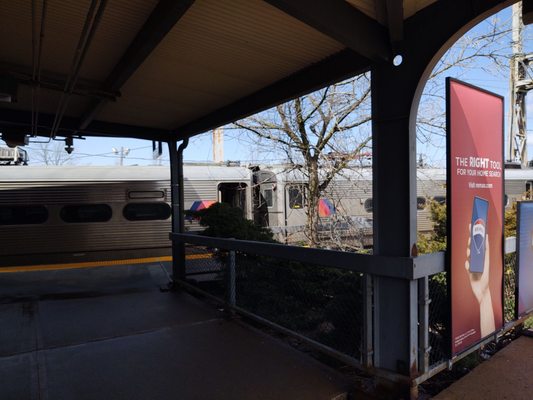 PRINCETON JUNCTION - NJ TRANSIT - Updated October 2025 - 75 Photos & 33 ...