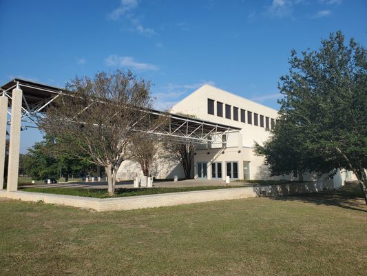 CAIN CENTER YMCA - Updated September 2025 - 13 Photos - 915 S Palestine ...