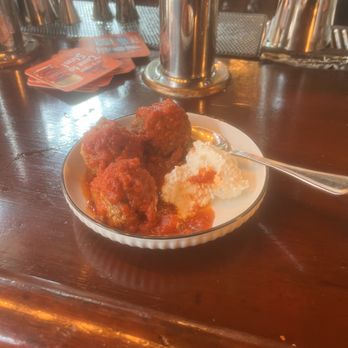 MULBERRY STREET BAR - Updated December 2025 - 151 Photos & 205 Reviews ...