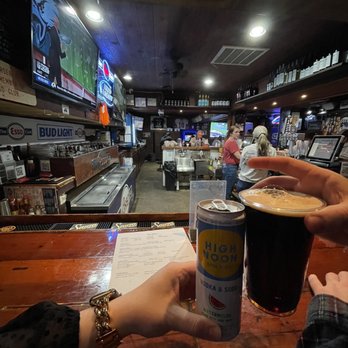 THE ESSO CLUB - Updated November 2025 - 89 Photos & 132 Reviews - 129 ...