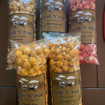 MAW ‘N PAW KETTLEKORN - Updated August 2024 - 155 Photos & 157 Reviews ...