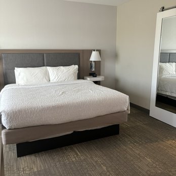 HAMPTON INN & SUITES SANTA MARIA - Updated July 2025 - 189 Photos & 53 ...