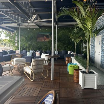 THE PEARL WATERFRONT BAR - Updated December 2025 - 20 Photos & 22 ...