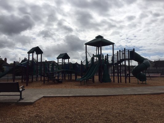 WIGGLY GIGGLY PLAYGROUND - Updated December 2025 - 19 Photos - 442-498 ...