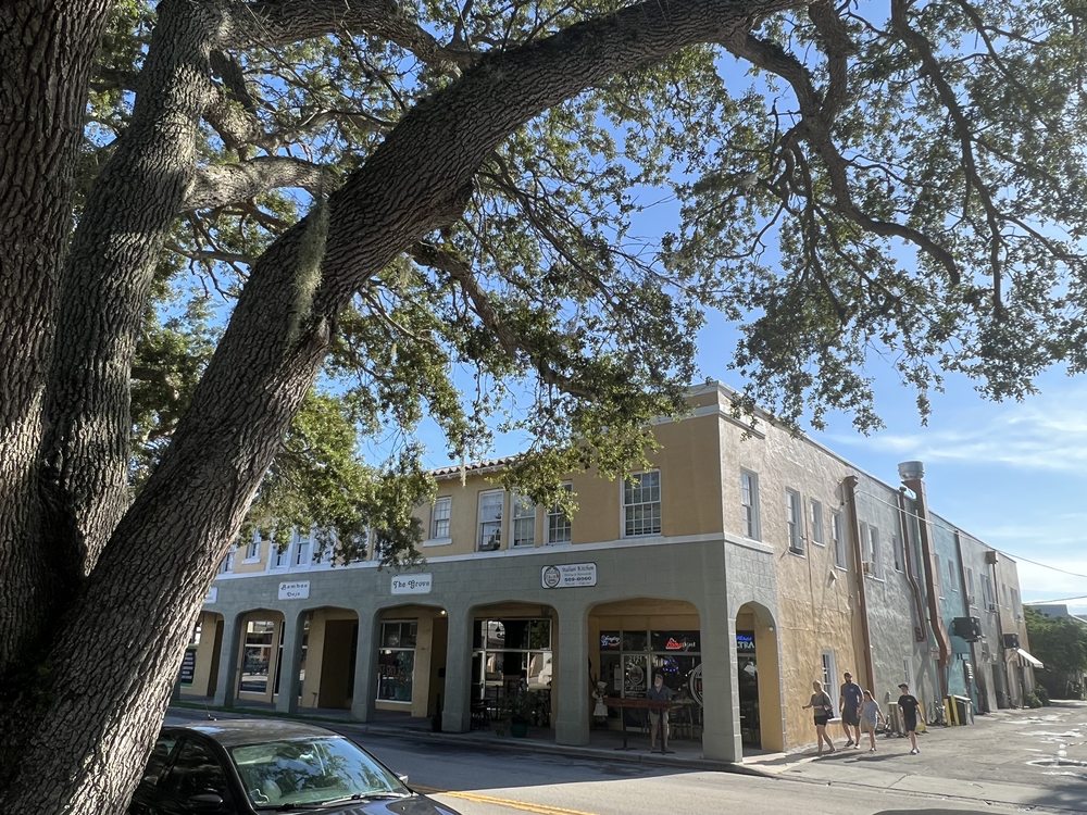 POCAHONTAS APARTMENTS - 2109 14th Ave, Vero Beach, Florida - Landmarks ... POCAHONTAS APARTMENTS - 2109 14th Ave, Vero Beach, Florida - Landmarks ...