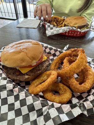 SHUTTLE BURGERS & MORE - Updated July 2024 - 34 Photos & 46 Reviews ...