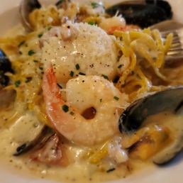 LOCALS - Updated December 2025 - 86 Photos & 115 Reviews - 1760 ...