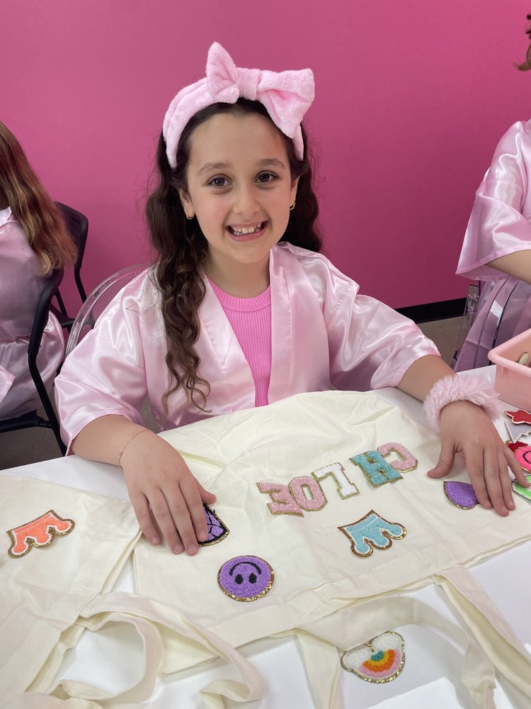THE FRIENDSHIP FACTORY WEST BLOOMFIELD - Updated July 2025 - 20 Photos ... THE FRIENDSHIP FACTORY WEST BLOOMFIELD - Updated July 2025 - 20 Photos ...
