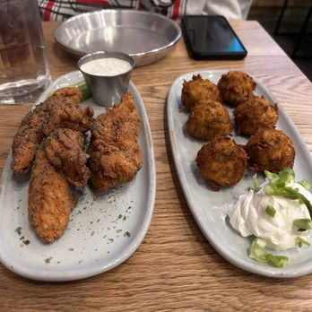 ATLAS TAVERN - Updated July 2024 - 388 Photos & 249 Reviews - 8944 Lyra ...