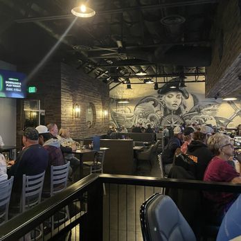 FLOWING TIDE PUB 10 - Updated January 2026 - 109 Photos & 95 Reviews ...