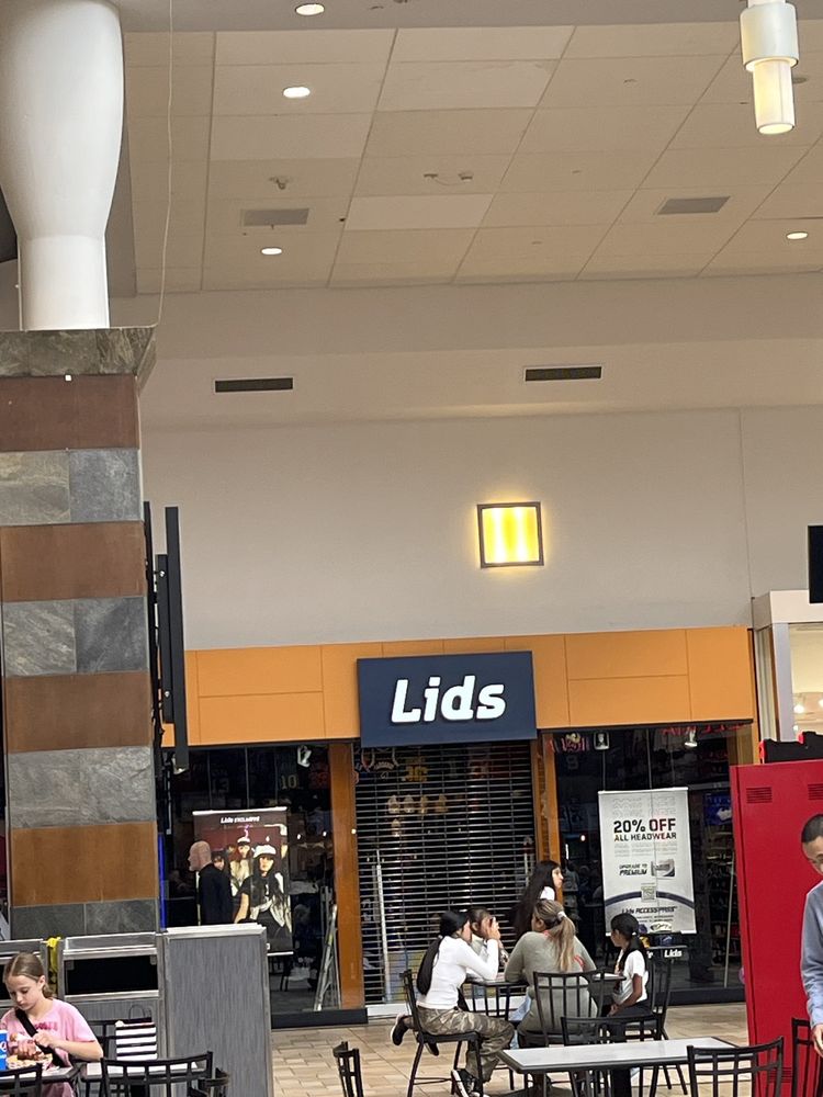 LIDS - Updated August 2025 - 313 Smith Haven Mall, Lake Grove, New York ...