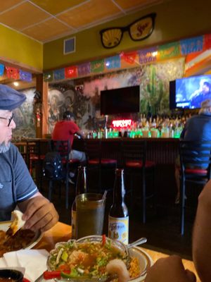 ROUNDABOUT DINER & LOUNGE - Updated October 2024 - 401 Photos & 642 ...