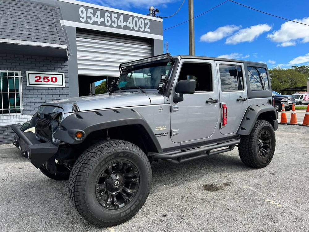 SIDE MISSION GARAGE - Updated August 2025 - 96 Photos - 2710 W Sunrise ...