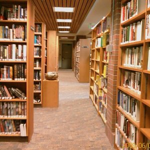 LAKE OSWEGO PUBLIC LIBRARY - 31 Photos & 20 Reviews - 706 4th St, Lake ...
