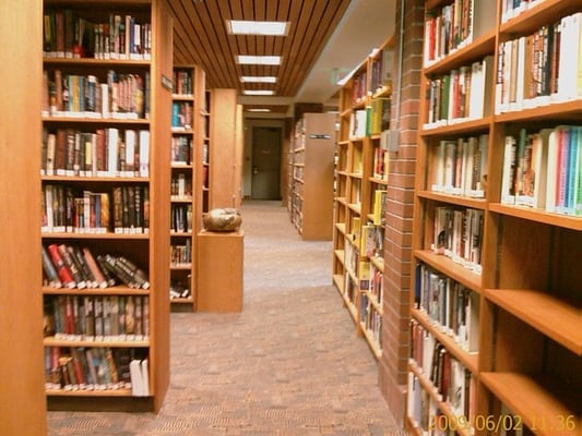 LAKE OSWEGO PUBLIC LIBRARY - Updated December 2025 - 37 Photos & 26 ...