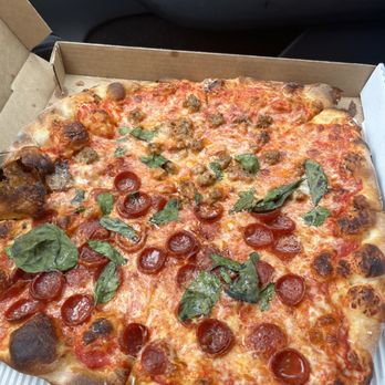 ANGELO’S PIZZERIA - Updated May 2024 - 1186 Photos & 802 Reviews - 736 ...