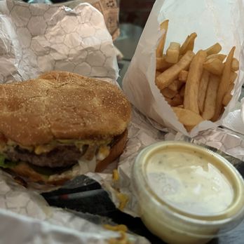 FLIPPING OUT BURGERS AND FRIES - Updated February 2025 - 149 Photos ...
